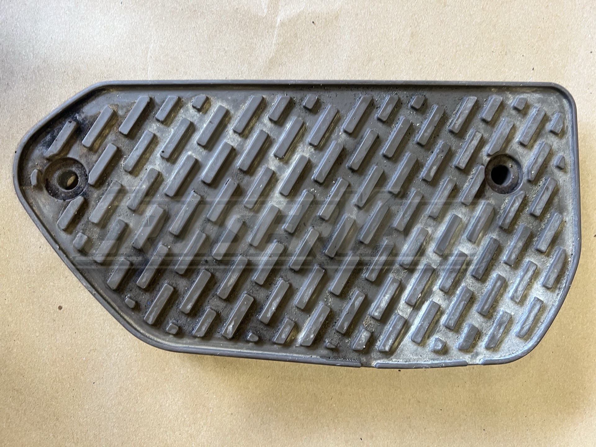 Toyota Land Cruiser FZJ80 OEM Oak Right Rear Plate Step 58625-60010-E0 ...