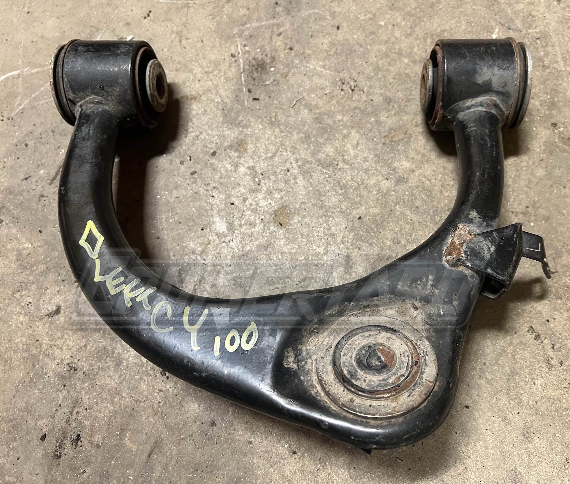 Toyota Land Cruiser UZJ100 Right Upper Control Arm 48610-60030