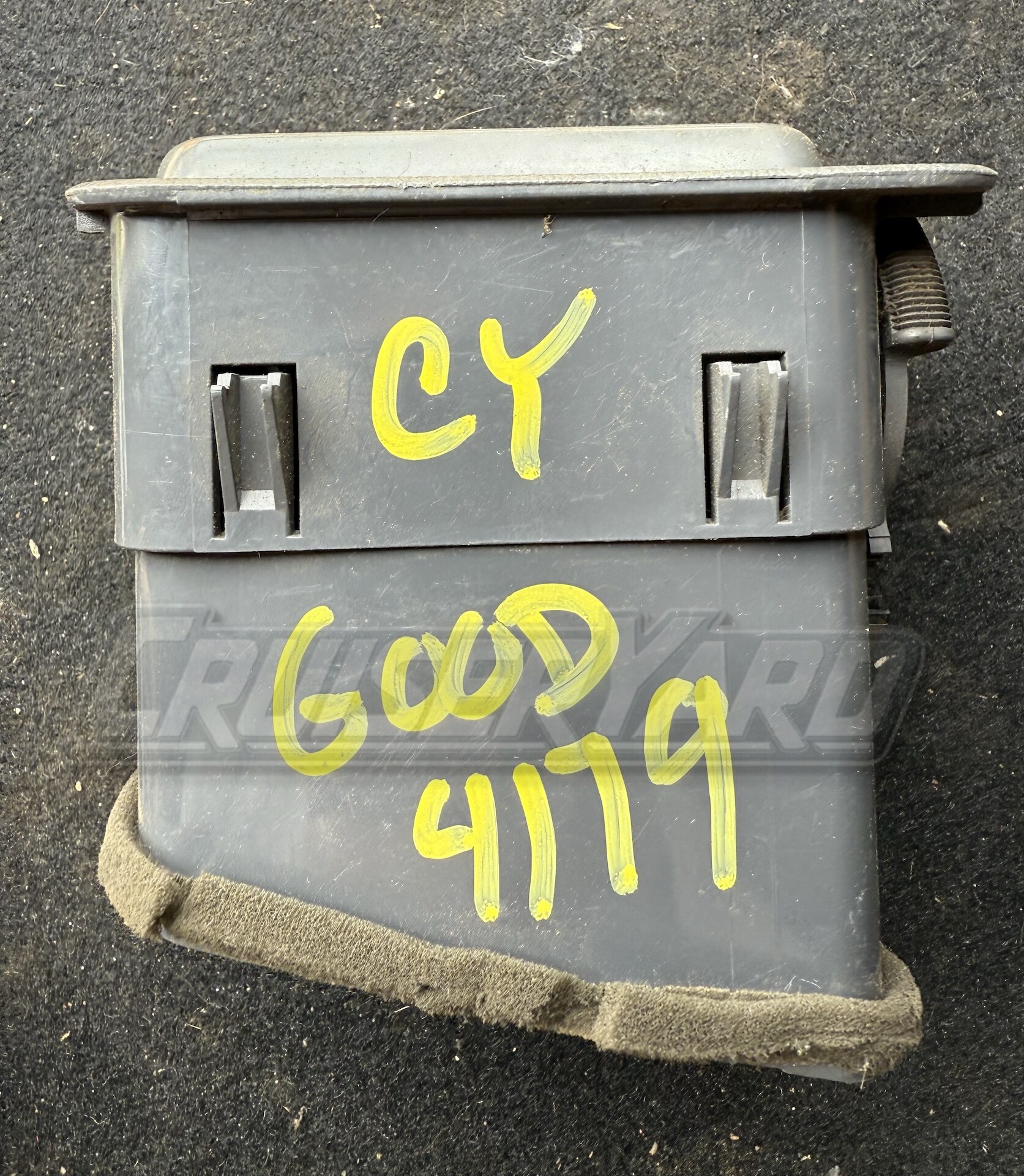 Toyota Land Cruiser FJ80 FZJ80 Right Gray Vent 55660-60010-03 - CruiserYard
