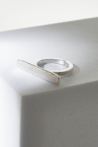 Adjustable Brass Flat Bar Ring | BIRDA-01 | Pop By Birdsnest ...