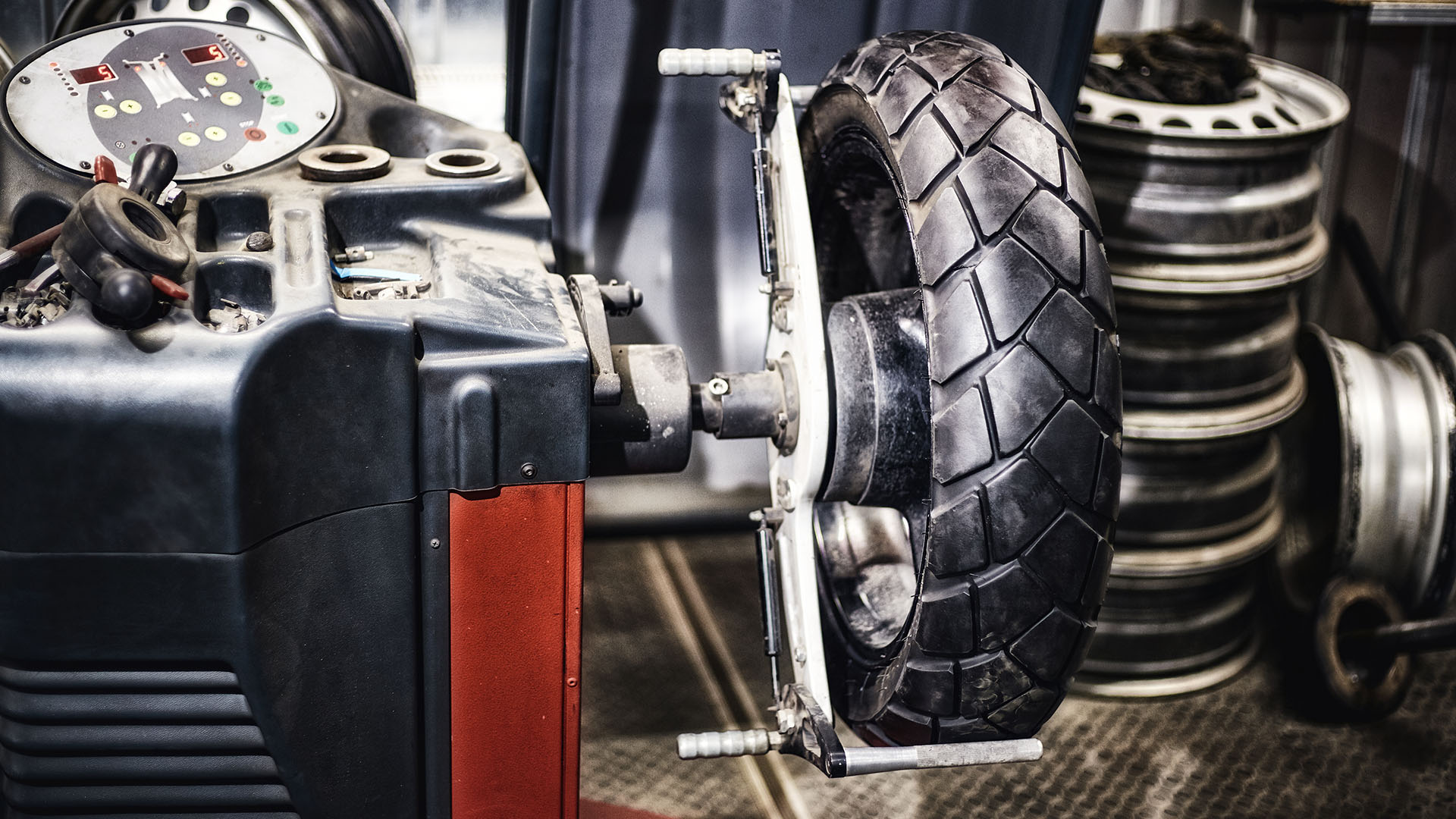 The Science of Balancing: How Motorcycle Wheel Balancers Keep You Safe ...