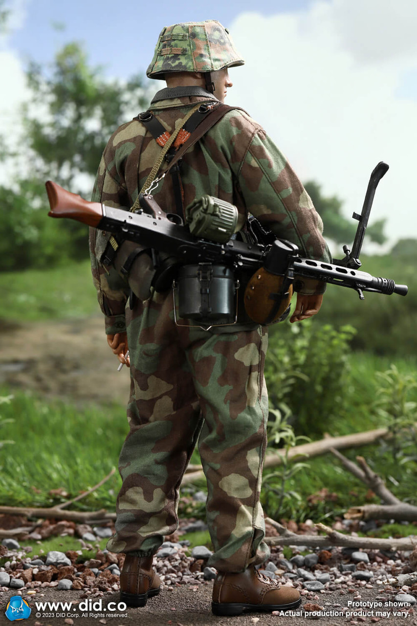 DID (D80169) 1/6 Scale WWII German 12th SS Panzer Division MG42 gunner – Otto Figure