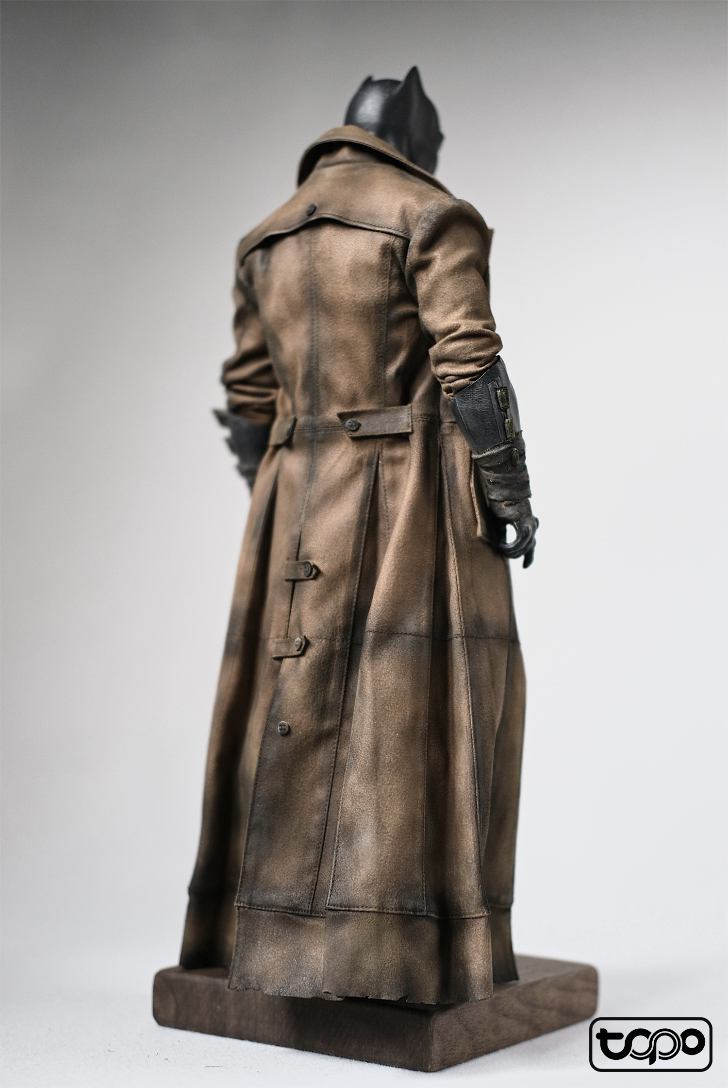 TOPO (TP013) 1/6 Scale BVS Knightmare Coat Set