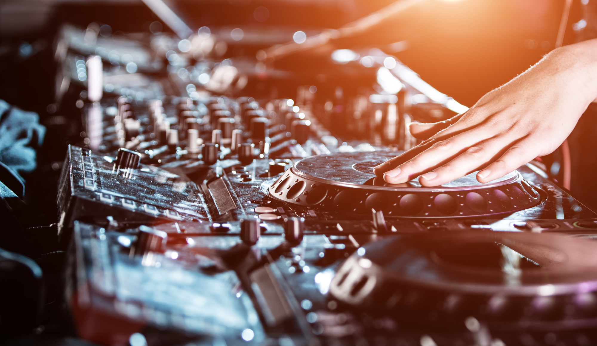 The Ultimate Guide to DJ Equipment for Beginners - Music On Stage