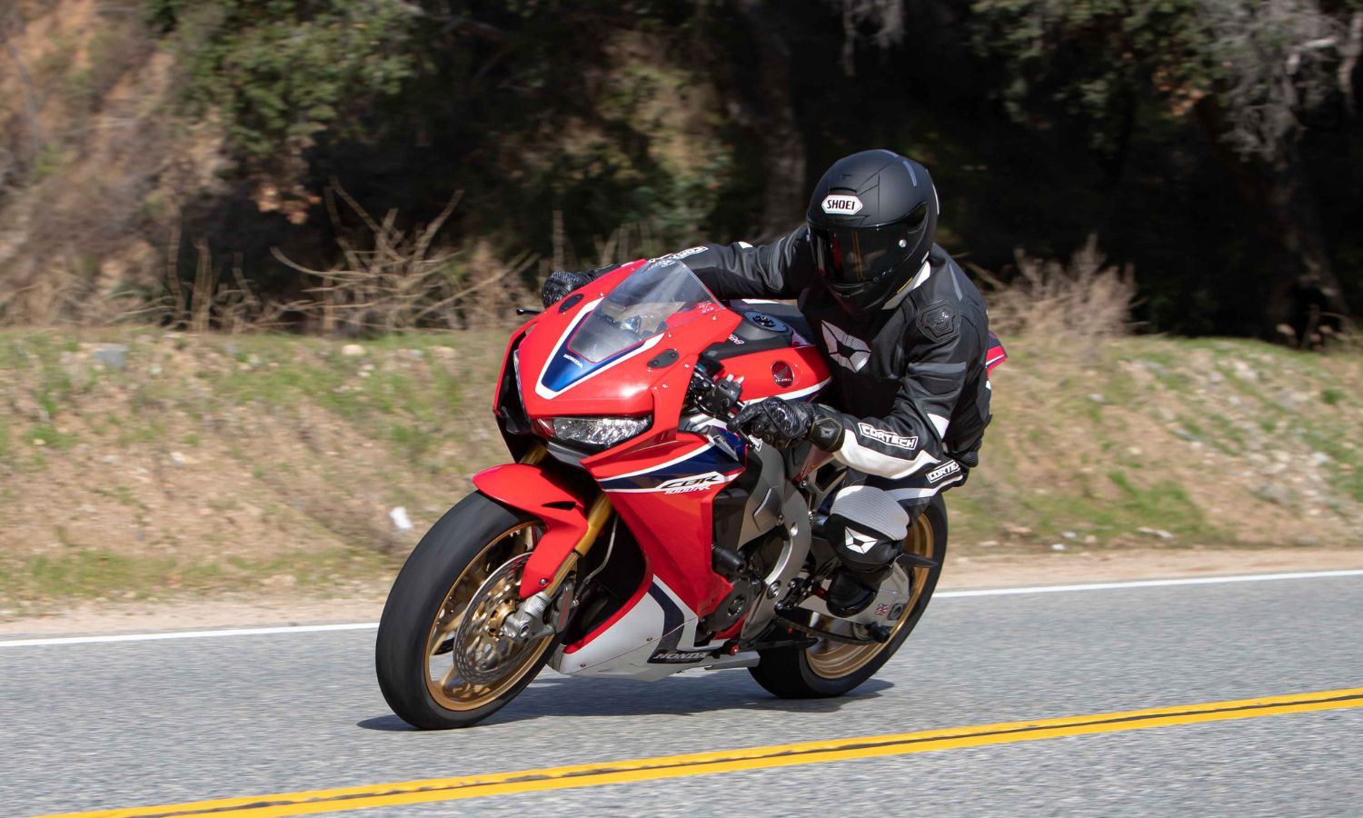 Motorcycle Death Wobble Explained: How to Handle Rare Motorcycle ...