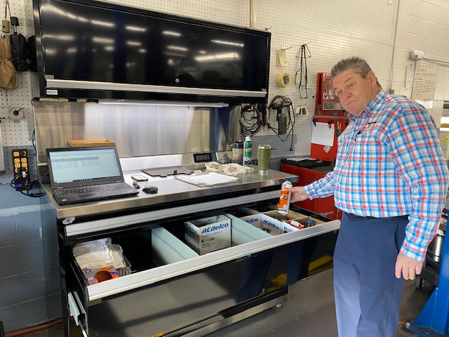 Rousseau Tech Benches Case Study - industrialshelving.com