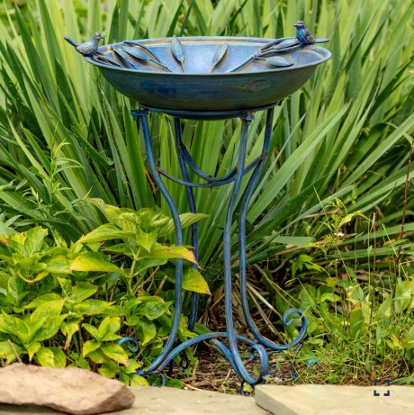 Two Birds Iron Birdbath with Frosted Blue Finish | Zaer International