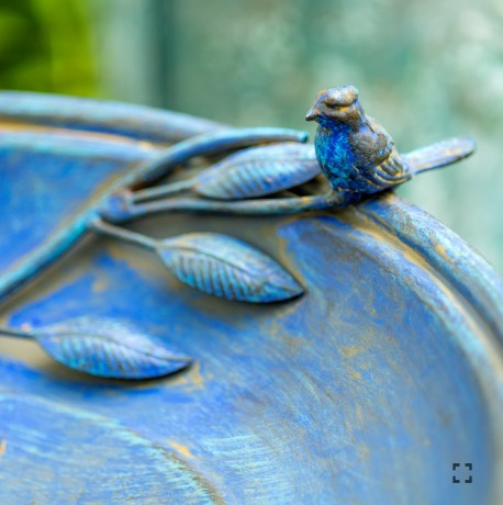 Two Birds Iron Birdbath with Frosted Blue Finish | Zaer International