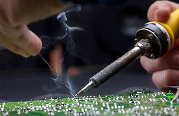 Four Benefits of Opting for Solder Training - IPC Training