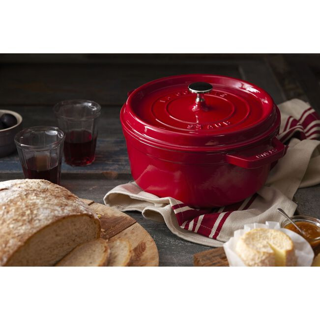 Staub - 3.8 L (4 QT) Cherry Red Round Cocotte