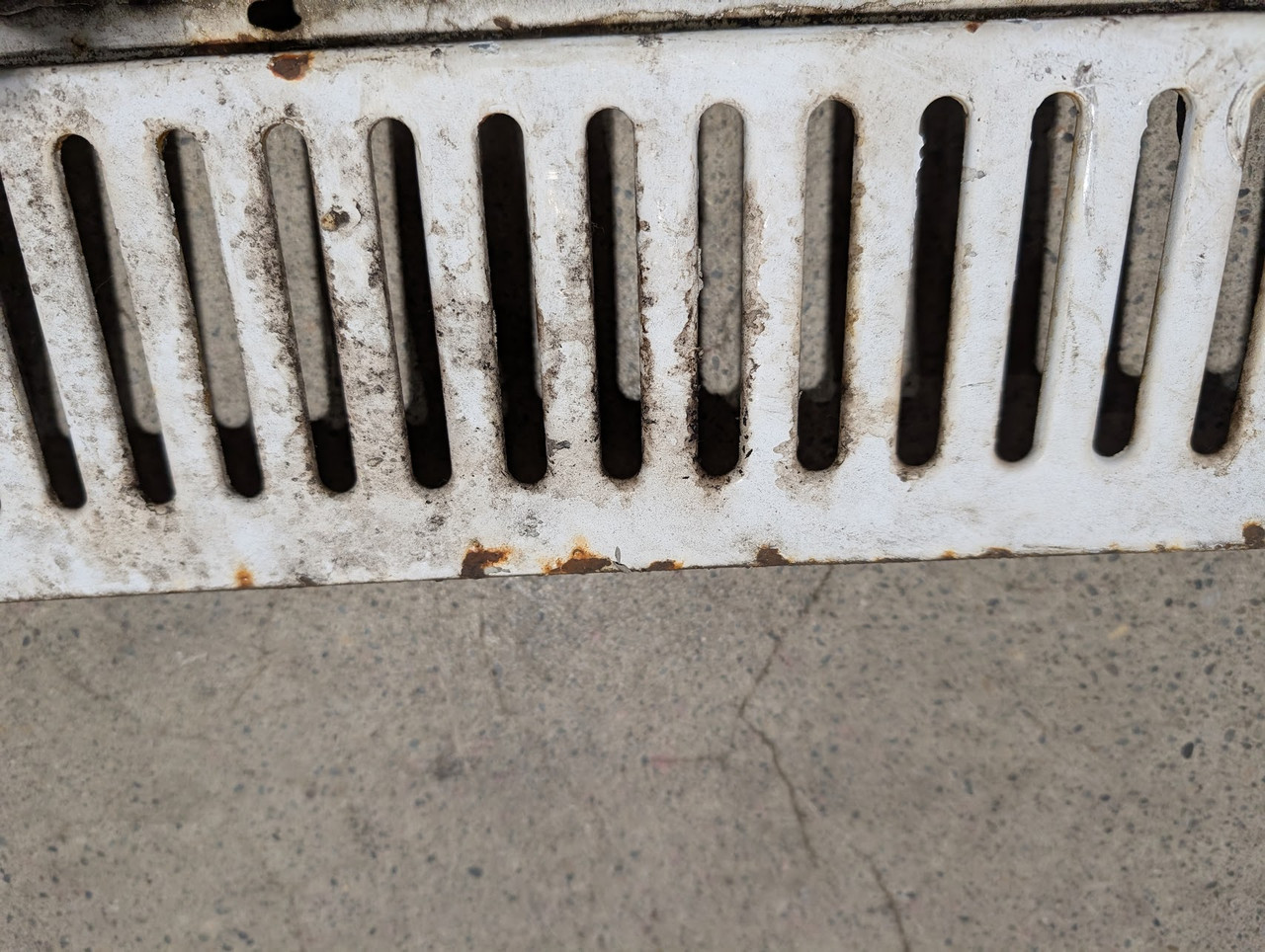 Used Cowl White - BJ's Full-Size Jeep Parts