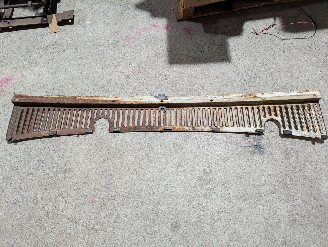 Used Cowl White - BJ's Full-Size Jeep Parts