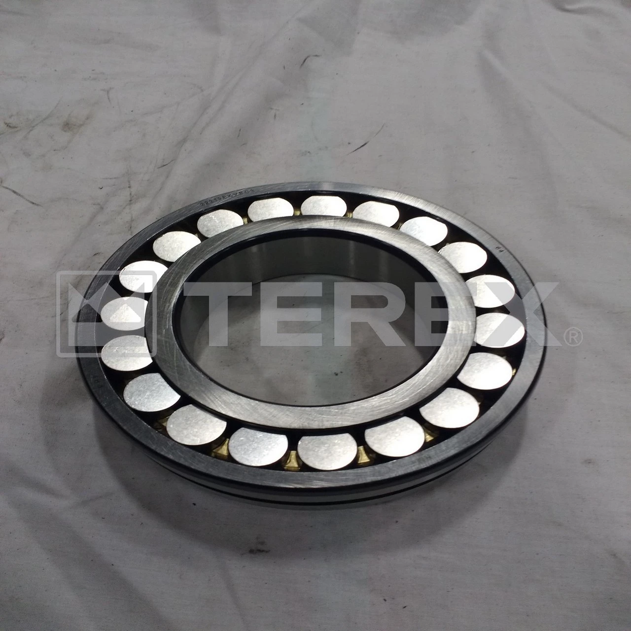 02052588 - INNER BEARING CH140 SCREENBOX