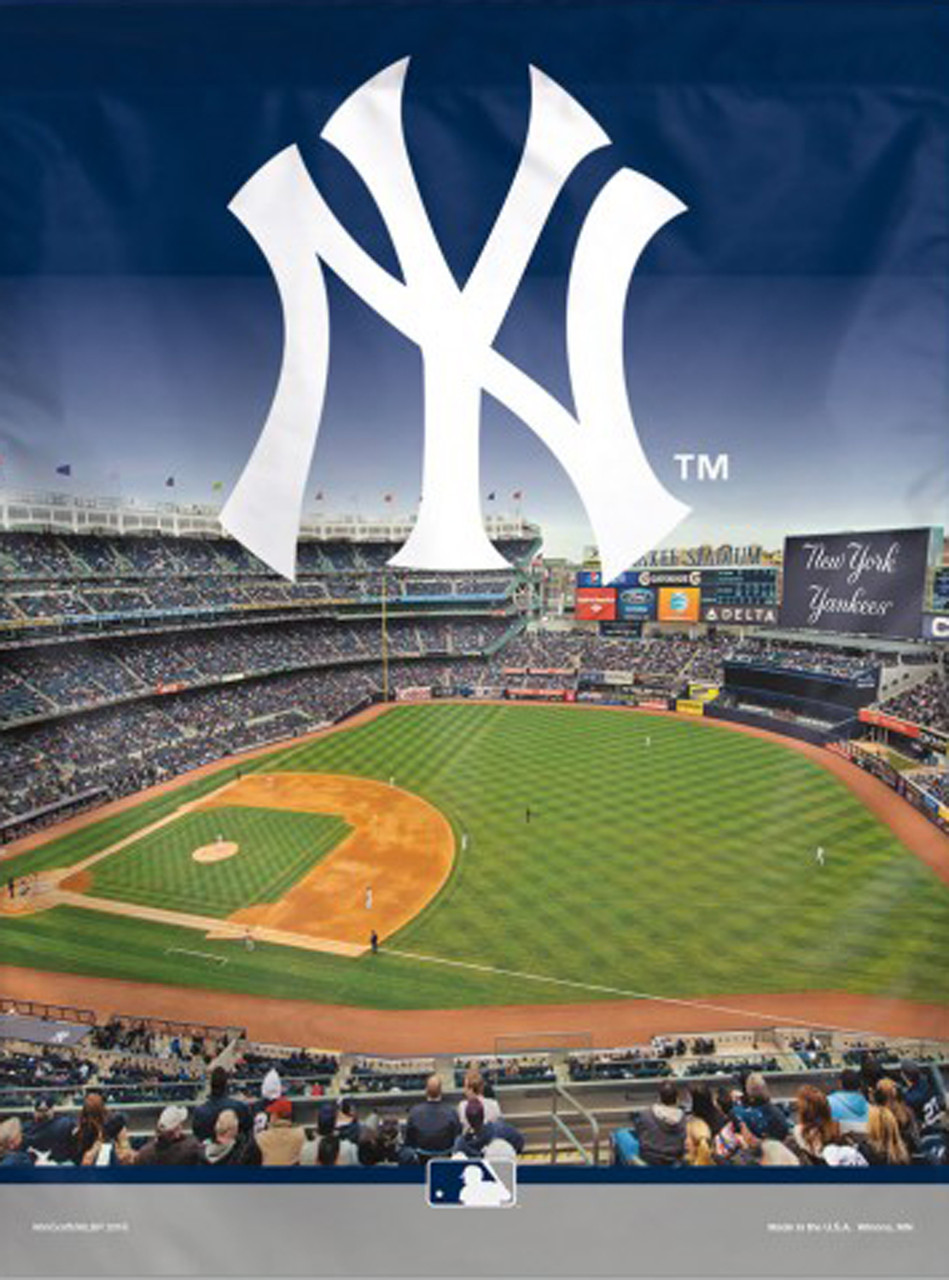 New York Yankees Vertical House Flag - Briarwood Lane