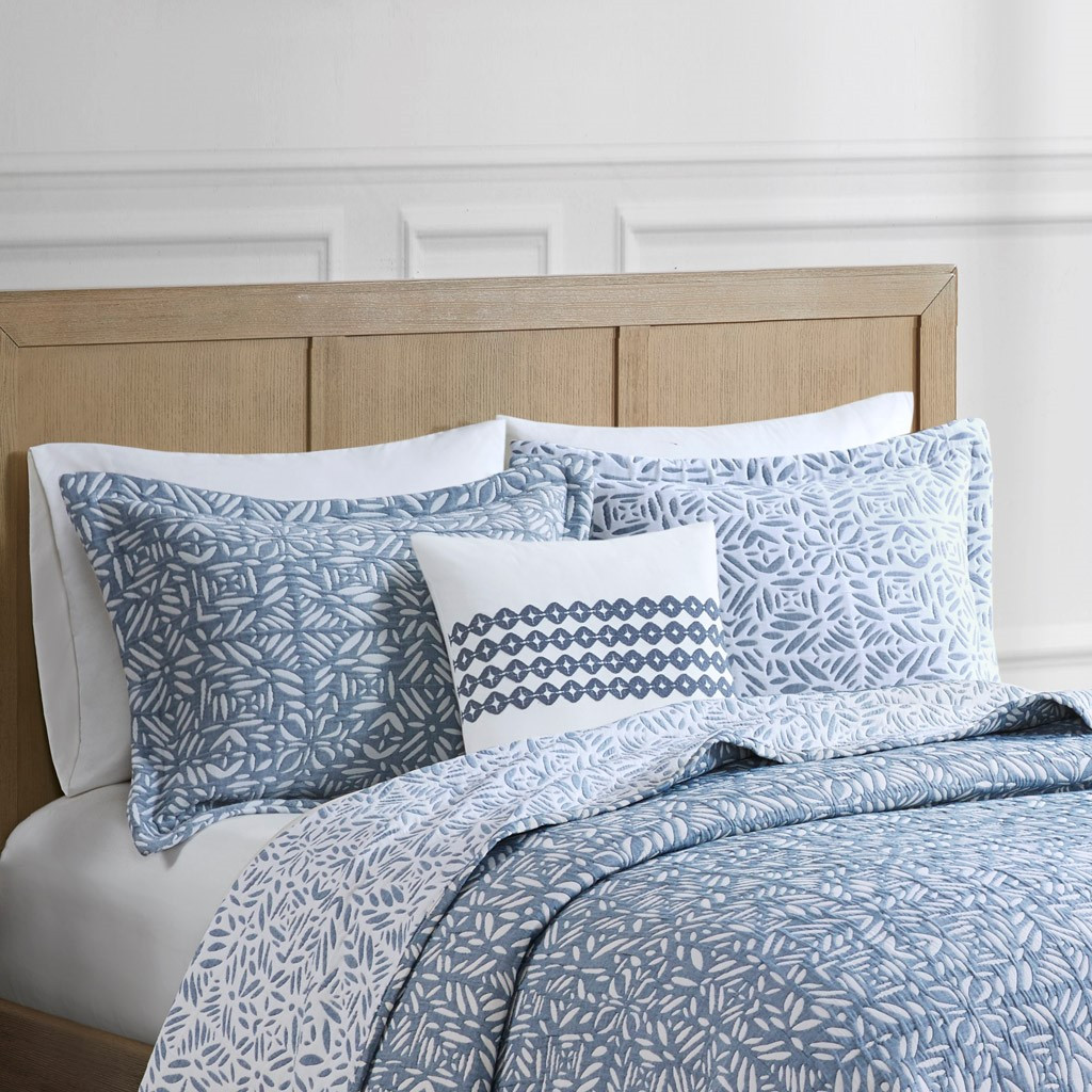 Blue Harmony Matelasse 4-Piece King Coverlet Bedding Set - Cozy and Luxe