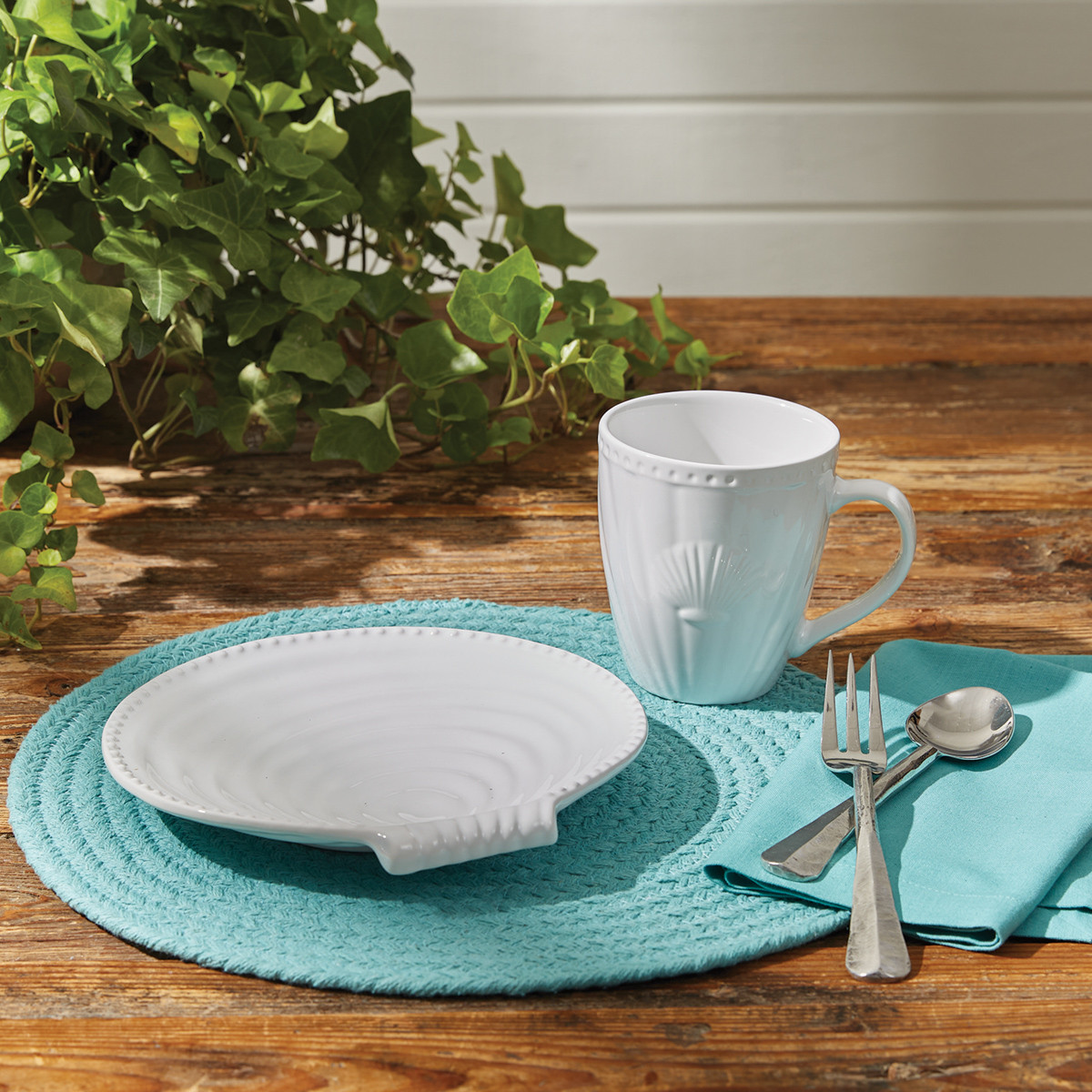 Summer Seashell Dinnerware and Tabletop Ideas - Caron's Beach House