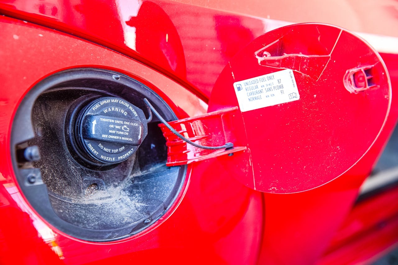 How to Use GPS Trackers to Monitor Fuel Efficiency - Tracker Systems