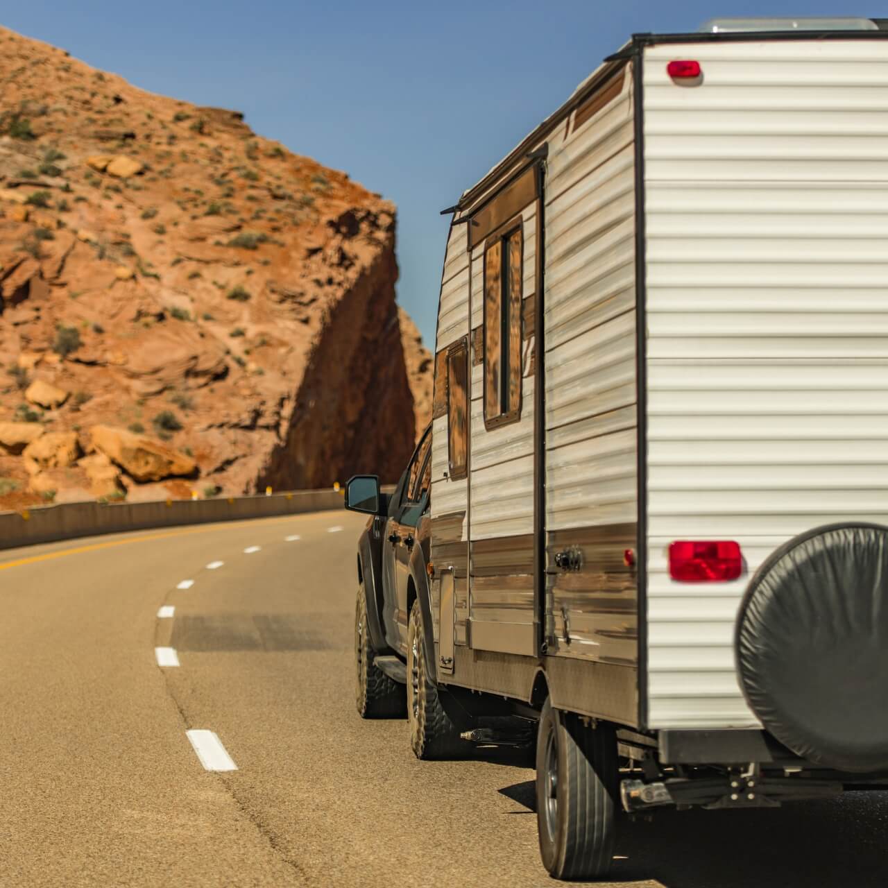 Essential Tips for Safe and Smooth Towing of Your Camper - Recstuff.com