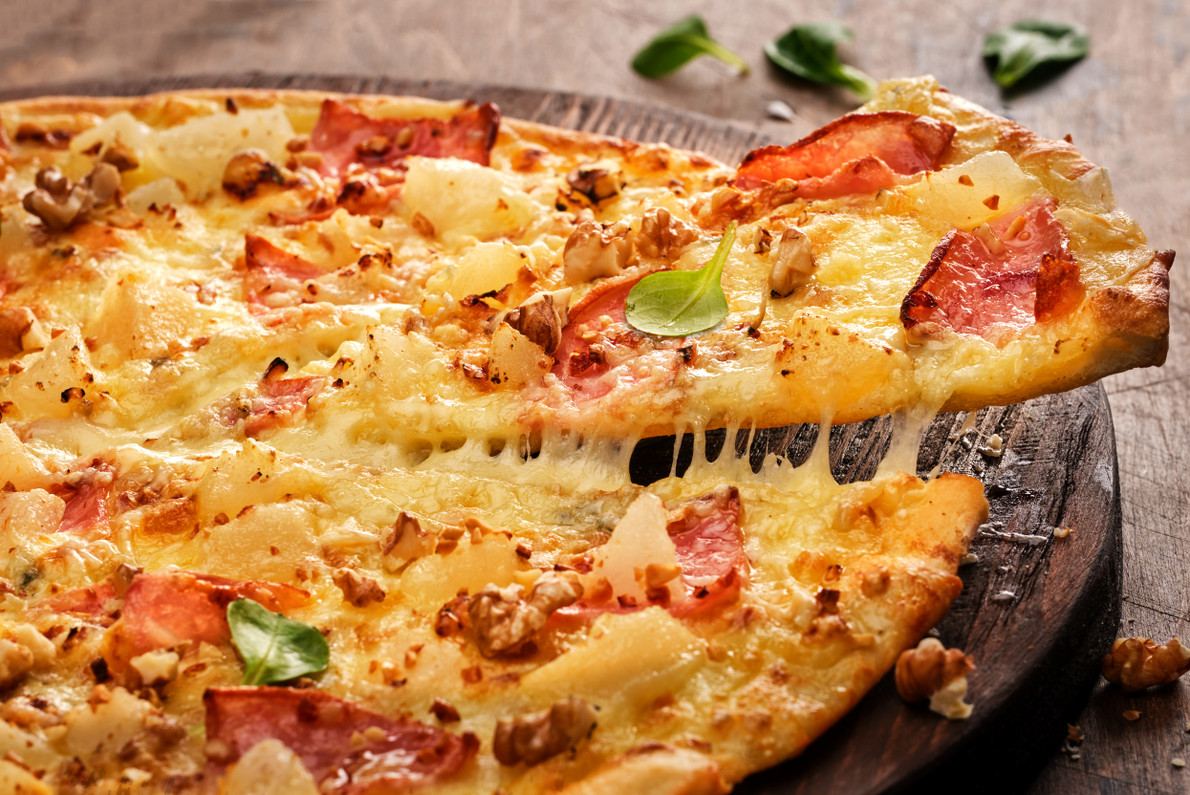 [Recipe] Gluten Free Flourless Pizza w/Pears, Candied Bacon, and ...