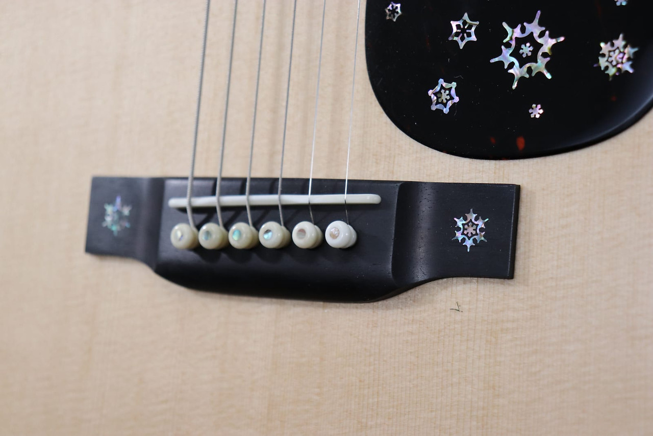 Martin Bentley Snowflake Custom Natural - K&S Music Center LLC