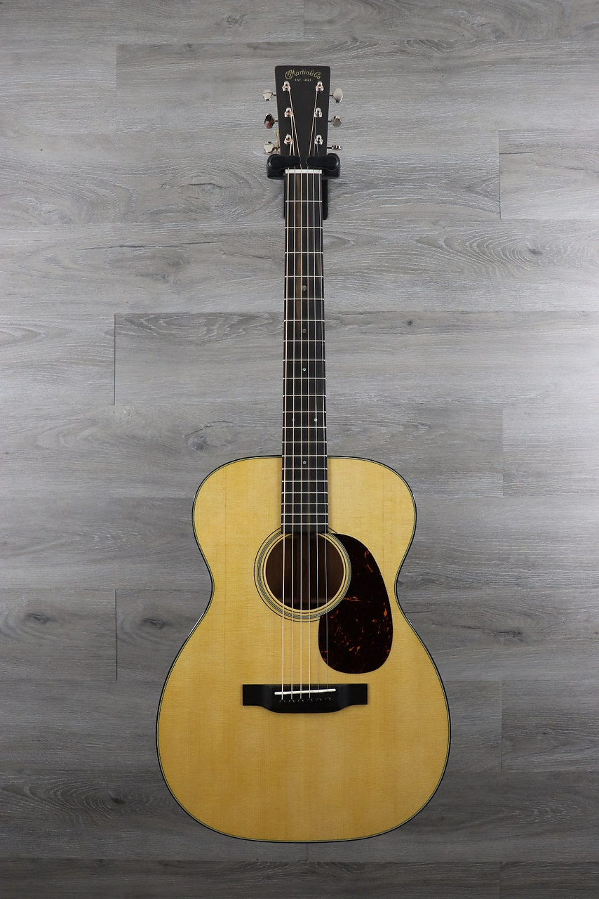 Martin Standard Series 00-18 Natural - K&S Music Center LLC