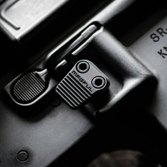 MAGPUL® Enhanced AR Magazine Release