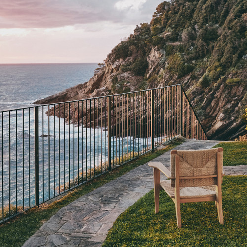 F-Chair Lounge Chair | Gubi