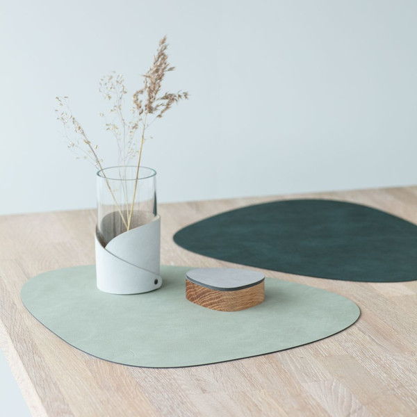 Dinner Mat Curve | LIND DNA