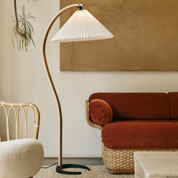 Timberline Floor Lamp | Gubi
