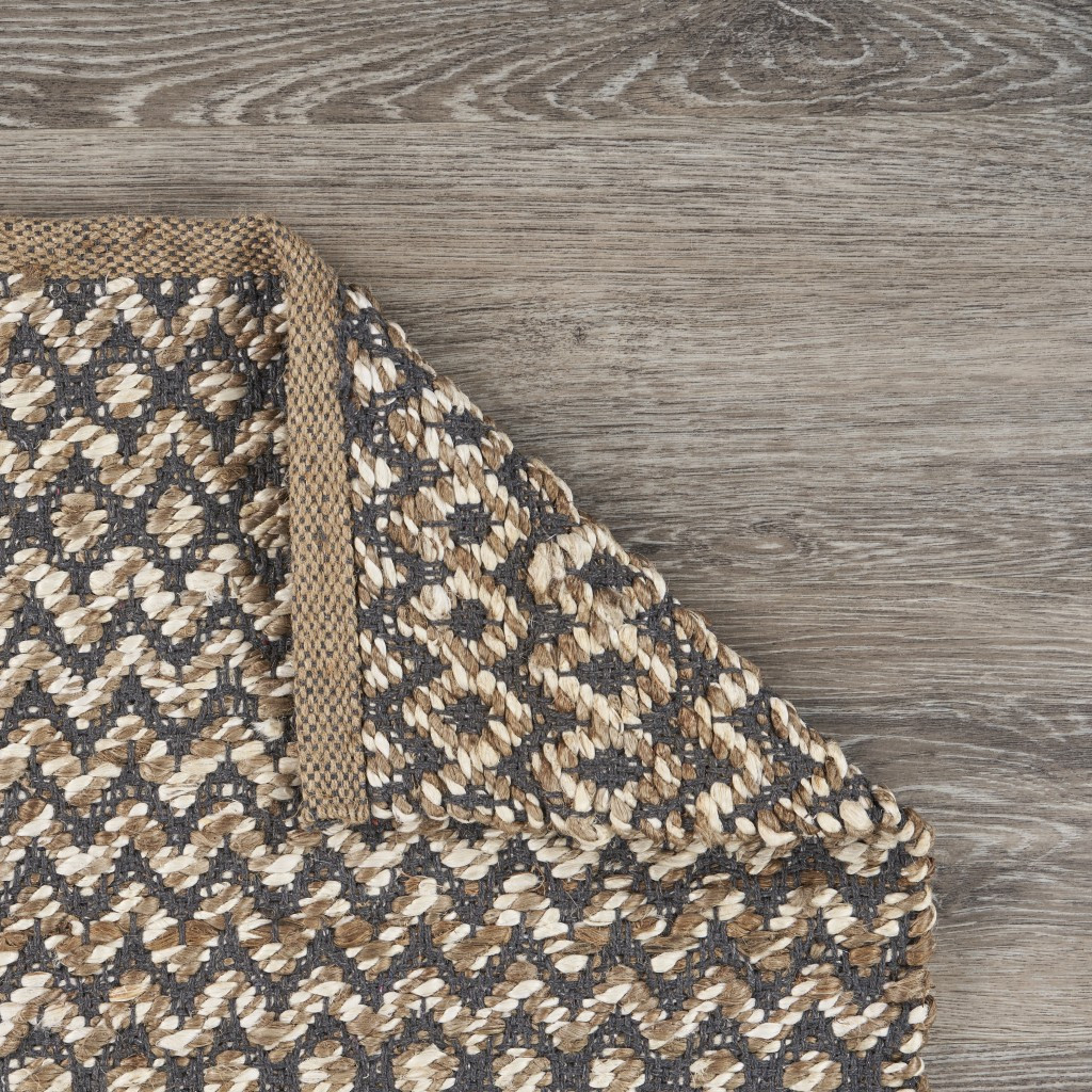 3' x 6' Gray Toned Chevron Patterned Runner Rug