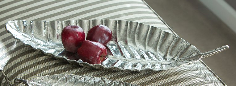 Tropical Leaf Aluminum Tray, Set of 4 - Dessau Home - N925