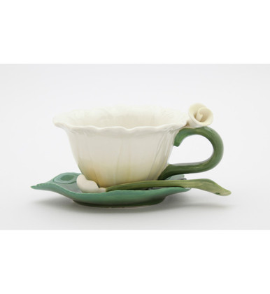 Porcelain White Daisy Cups and Saucers with Spoons, Set of 6 ...