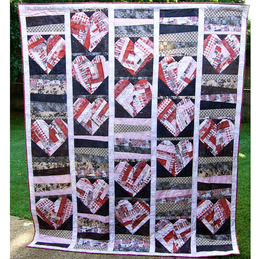 *Tim Holtz Palette Red - Country Hearts Quilt - FreeSpirit Fabrics