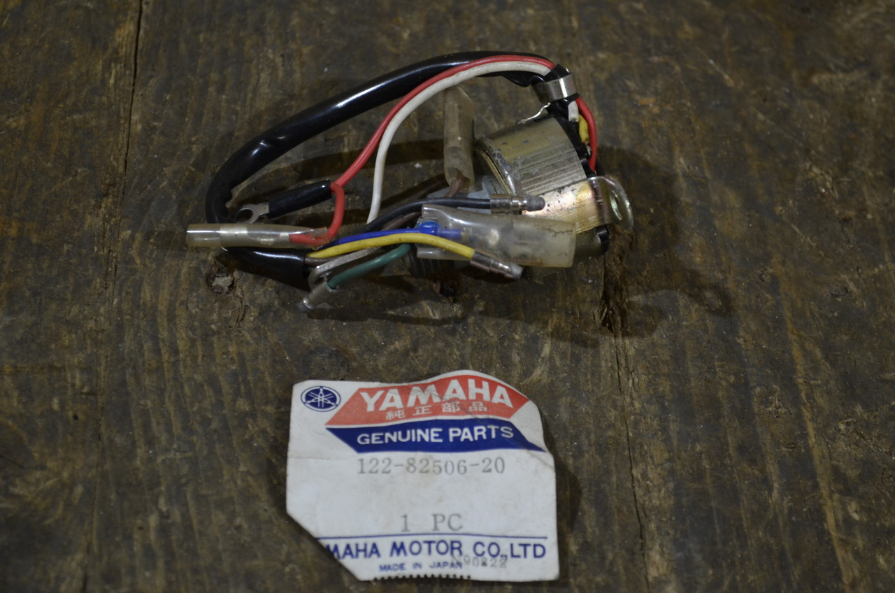 Buy Yamaha YG5 Main Ignition Key Switch Assembly w/ Keys, Genuine NOS ...