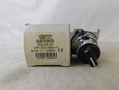 Eaton 10250T1371 Selector Switches Non-Illuminated 2 Position Black EA ...