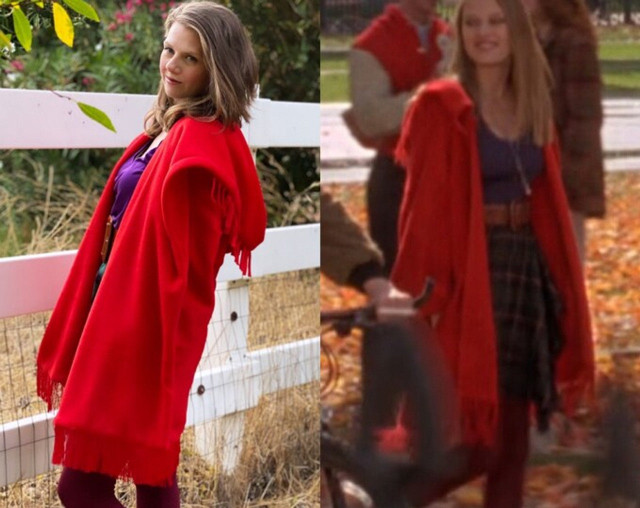 Allison Hocus Pocus Red Coat