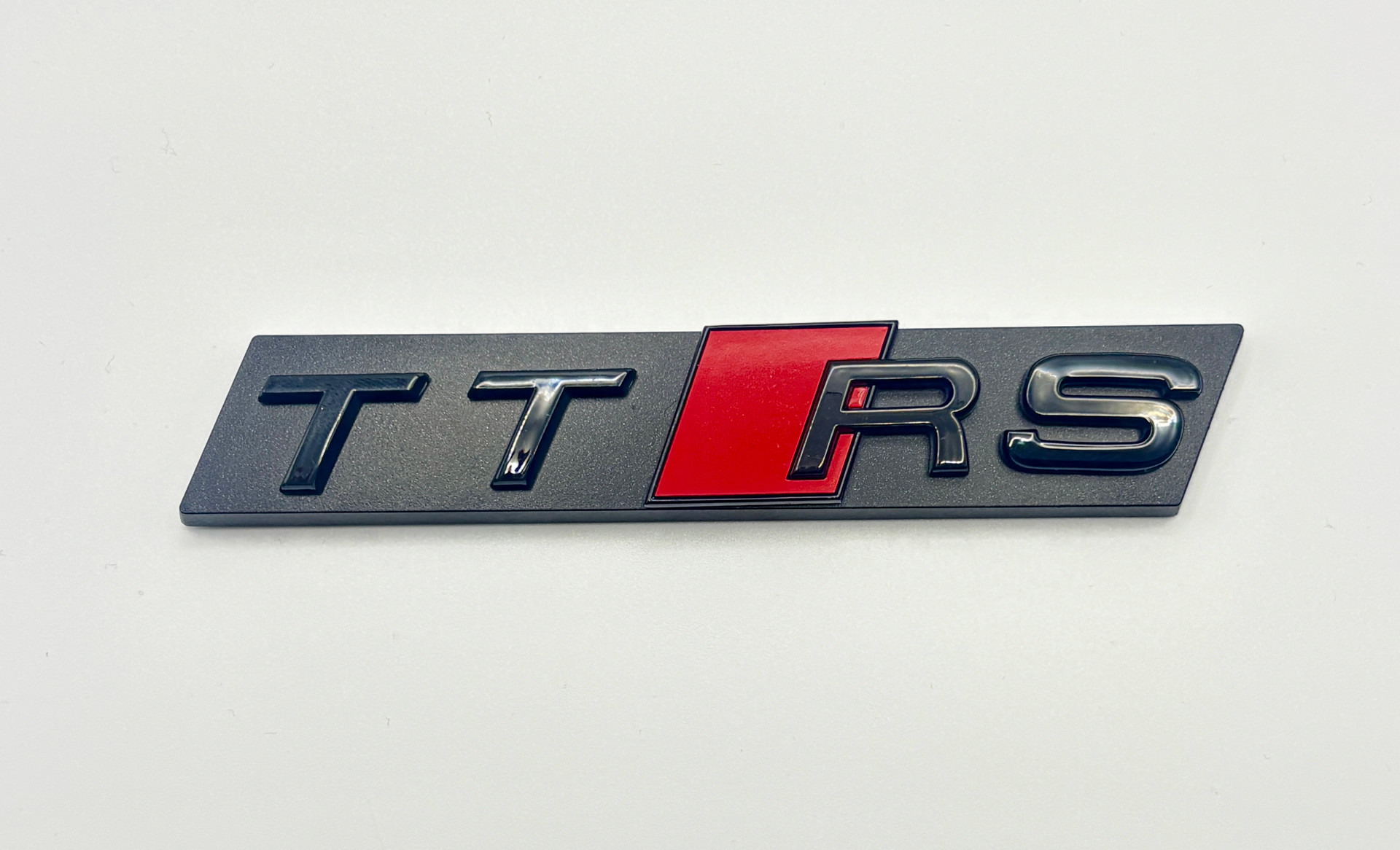TTRS Grille Badge Gloss Black