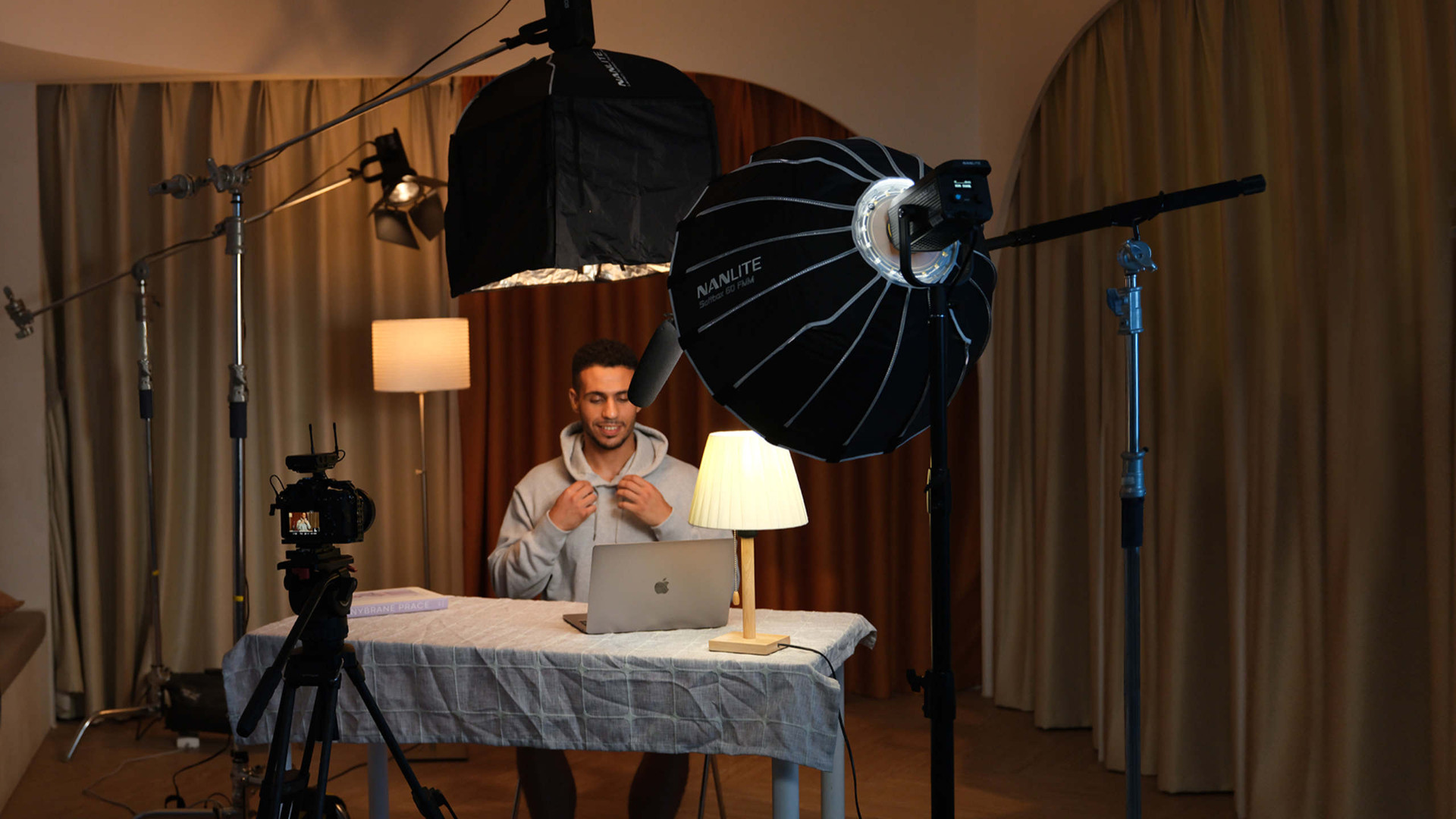 The Nanlite FS-60B: A new bi-color studio light for beginners and pros ...