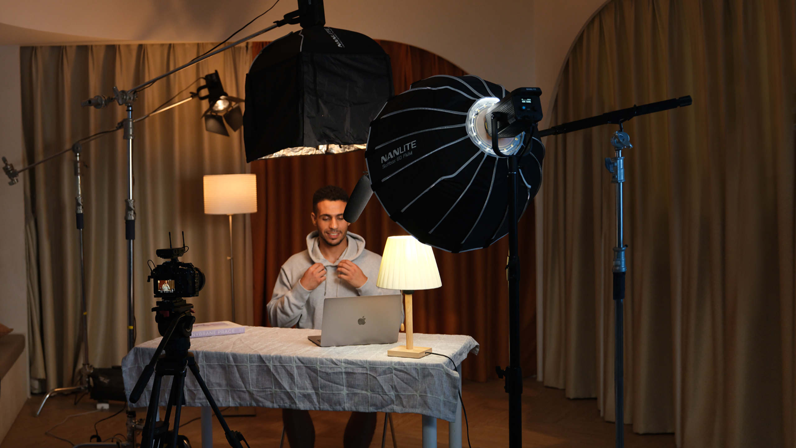 The Nanlite FS-60B: A new bi-color studio light for beginners and pros ...