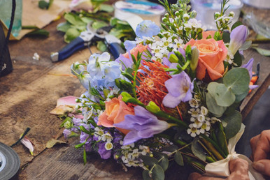 How to Make a Bouquet & Table Arrangement | Florist Course