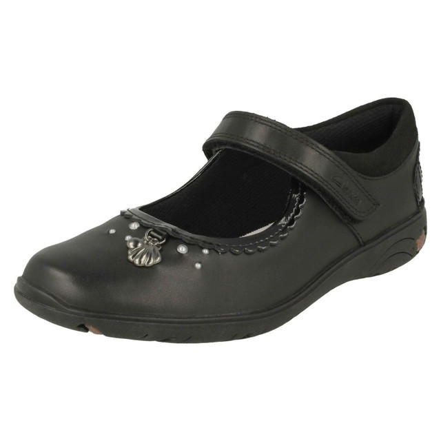 BluntsShoes.com | Clarks & Startrite School Shoes