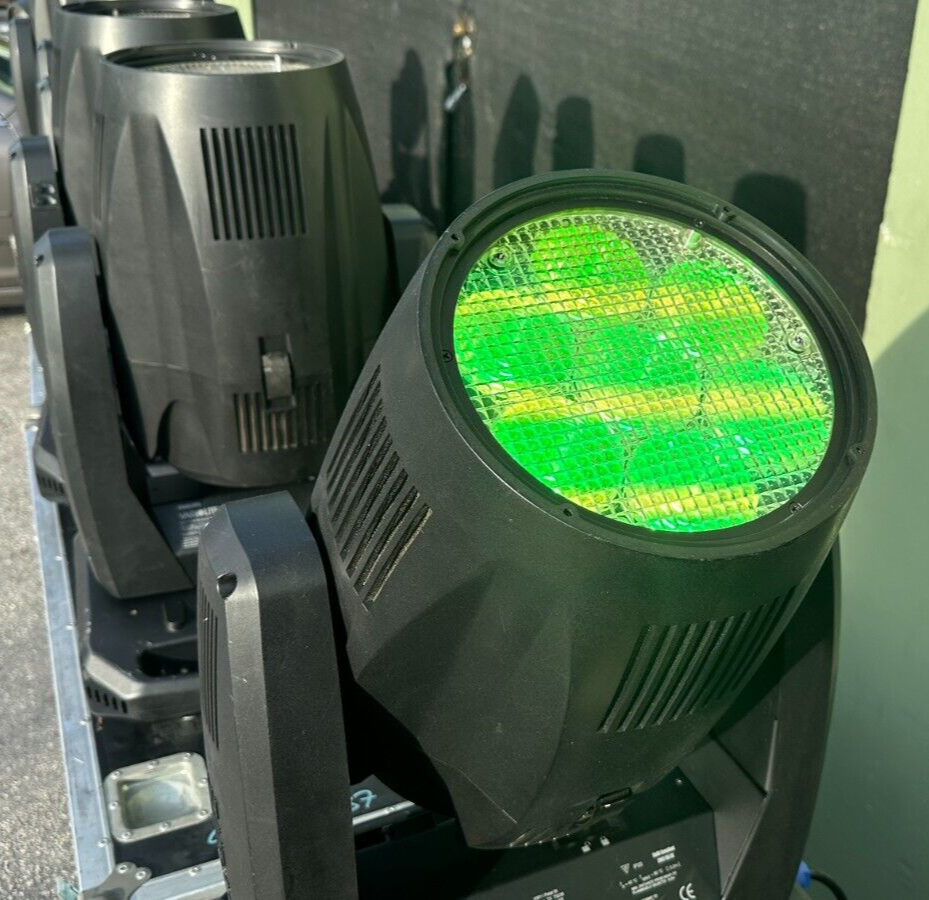 Vari-Lite VLX Wash LED Moving Head Light W/Wheeled Case (PAIR) - True ...