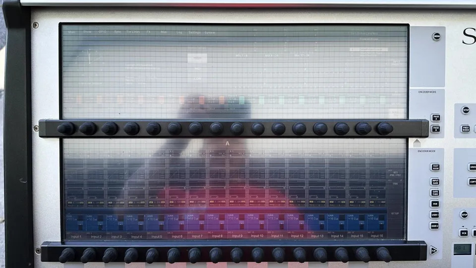 Soundcraft Vi1 Digital 32 Channel Live Sound Console Mixer W/Case (One ...