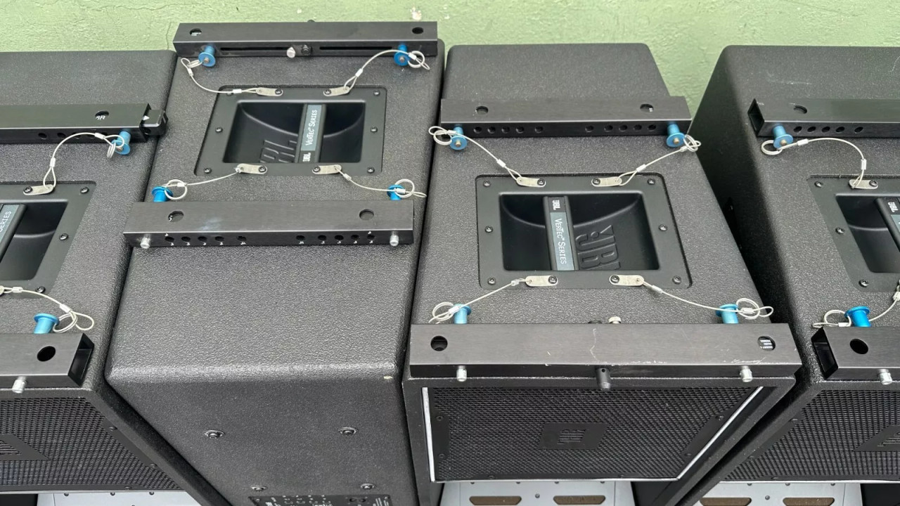 JBL Vertec VT4888 Tri-Amplified 3-Way Line Array Speaker (LOT OF 6 ...