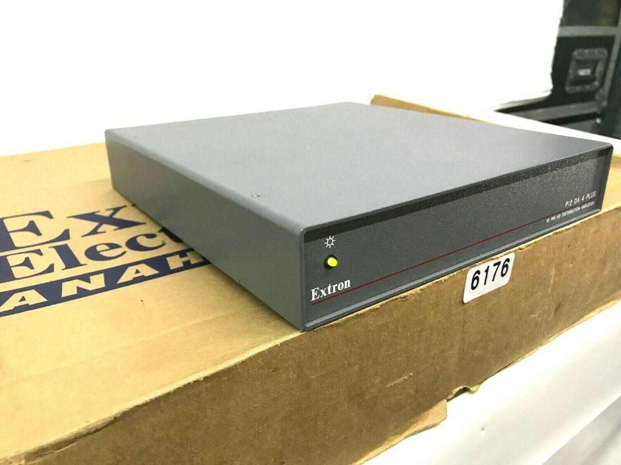 Extron DA4 Plus Output Distribution P/2 Amplifier -6176 (One) - True ...