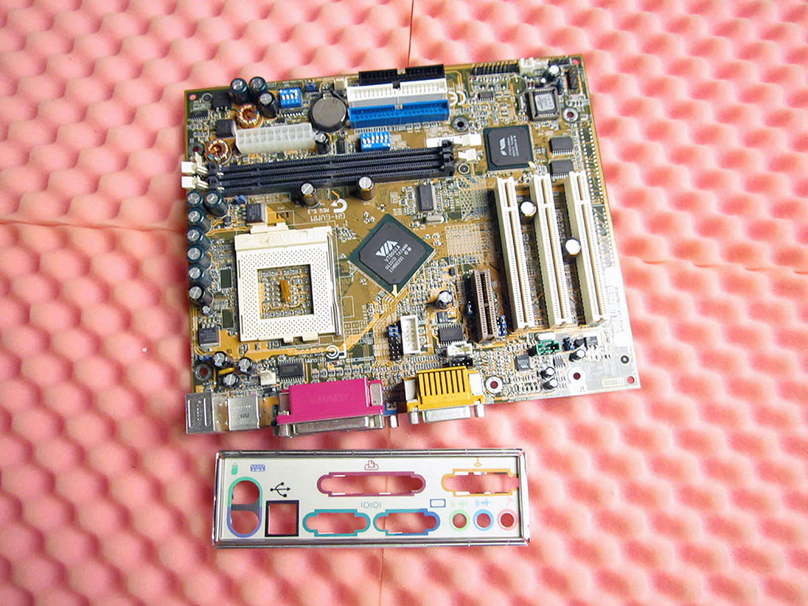 Gigabyte GA-6VMM Socket 370 Motherboard System Board