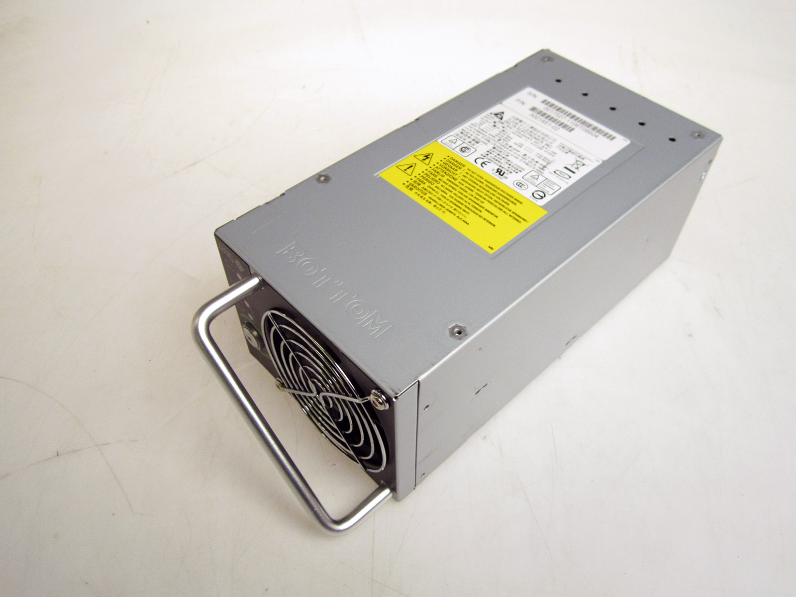 Sun Fire V440 Power Supply Delta DPS-680CB-A 300-1851 PSU