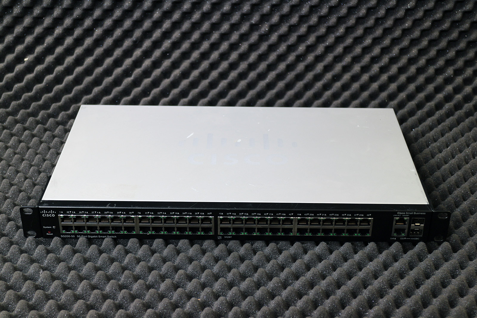 Cisco SG200-50 50-Port Gigabit Smart Switch with Rack Mount Brackets