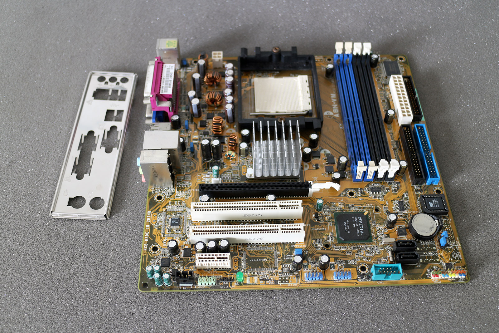 Asus A8N-VM Motherboard Socket 939 System Board - Sierra Indigo