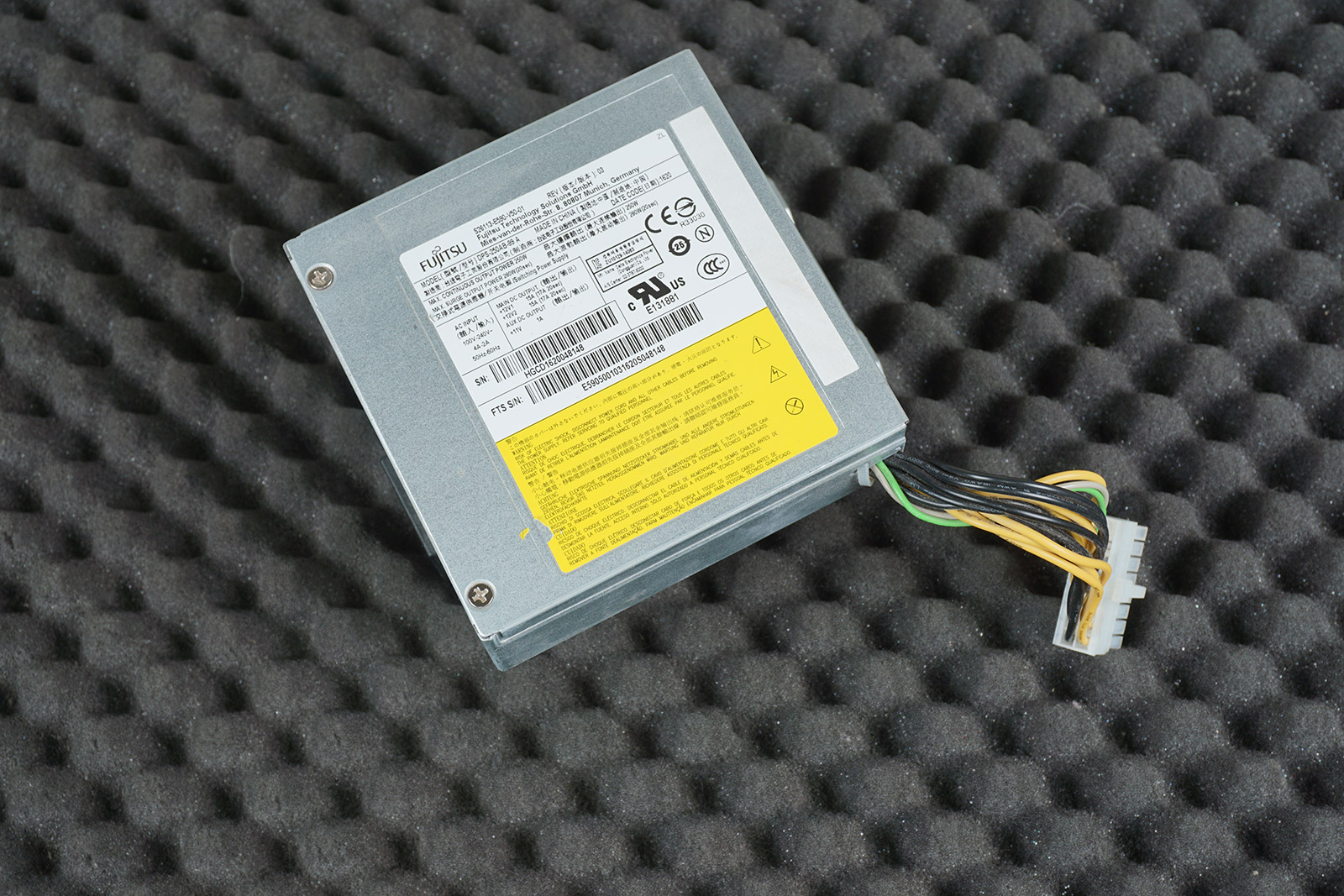 S26113-E590-V50 Fujitsu Power Supply DPS-250AB-89 A 250W PSU